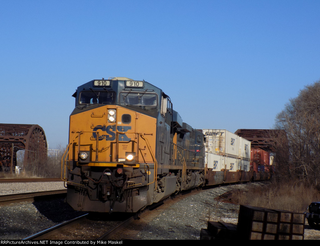 CSX 910
